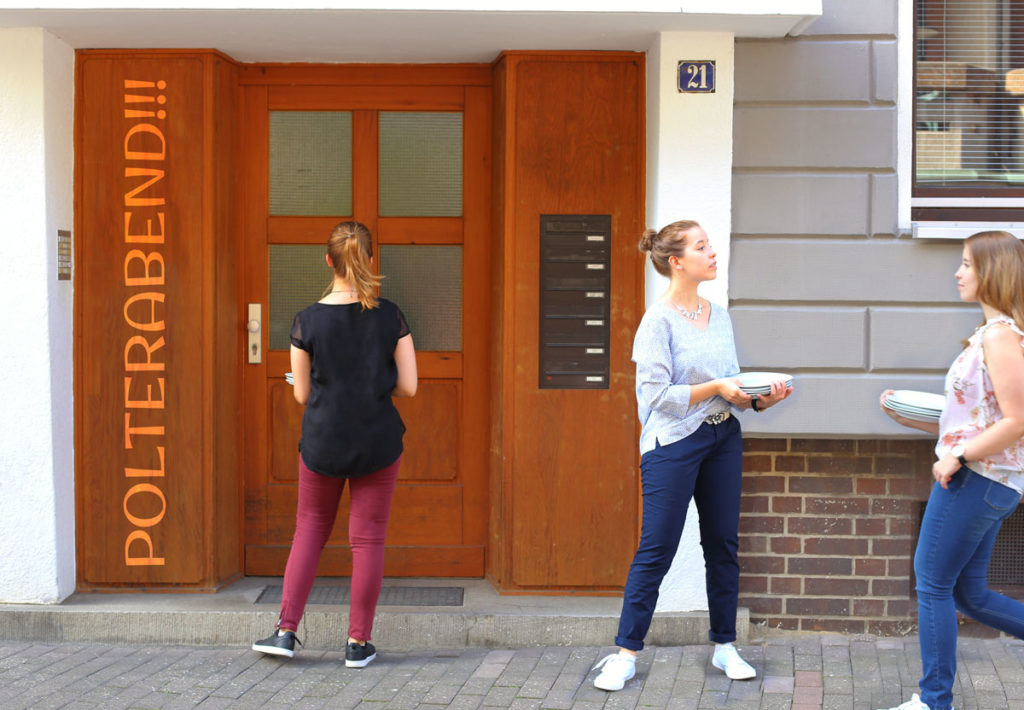 Polterabend Mode: Welches Outfit zieht man zur Party an?